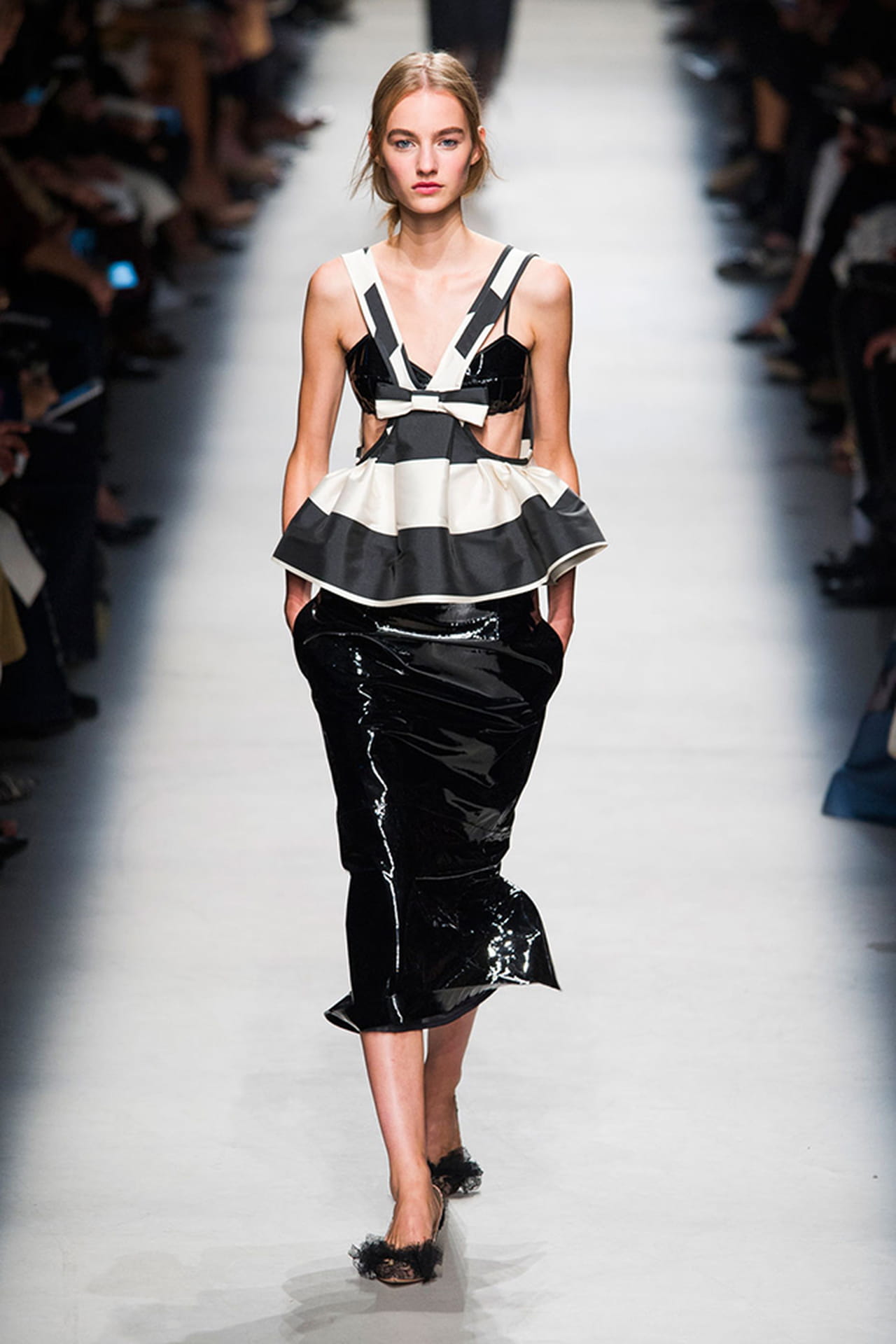 Paris Fashion Week reúne glamour e moda na capital francesa