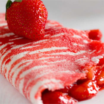 Tapioca com calda de morango - A revista da mulher